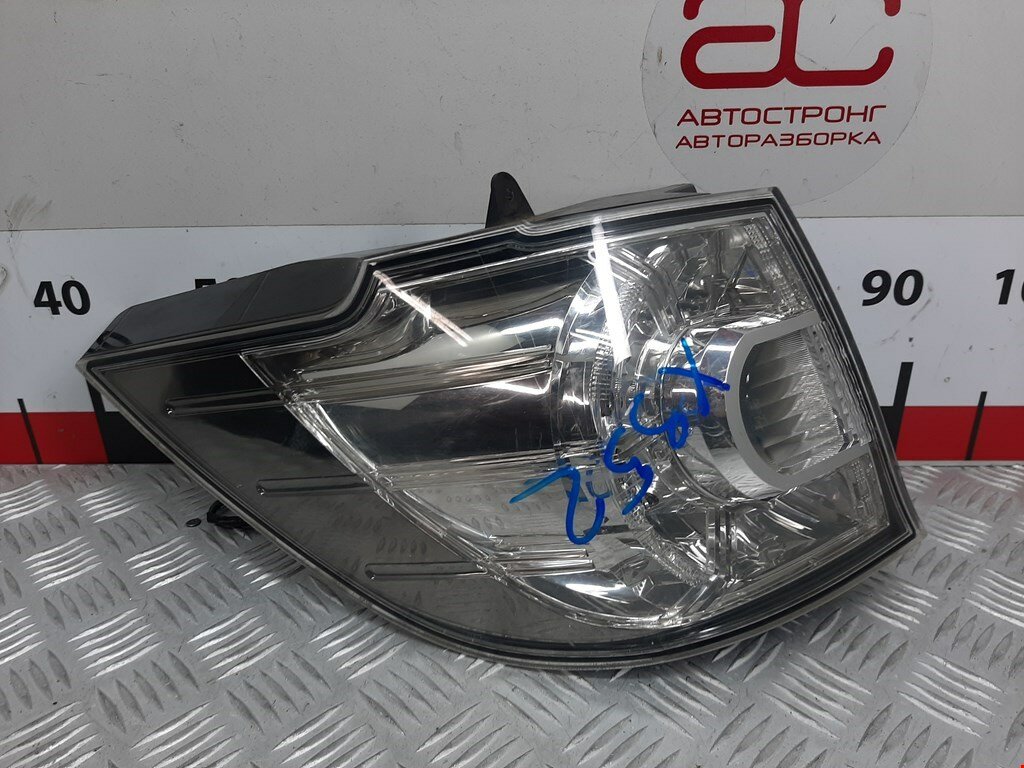 Фонарь задний левый Mazda MPV 3 L20651160F арт. 420295