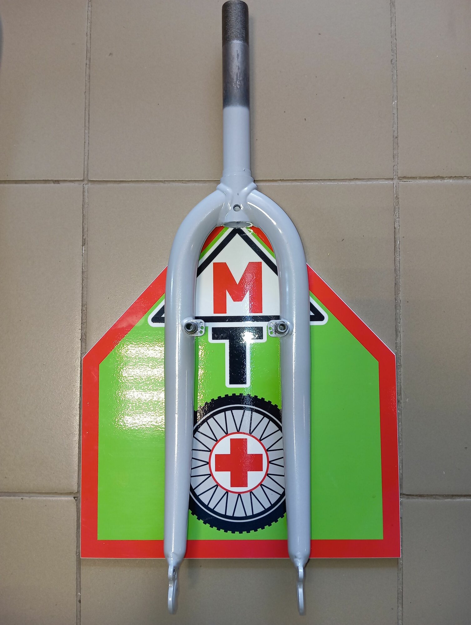 Вилка 24" стальная 1" резьбовая V-BRAKE 165mm Pilot 710/720/750 серебр