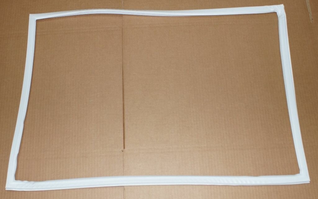 Уплотнитель двери МК холодильника Атлант (560 x 770 мм) 769748902000