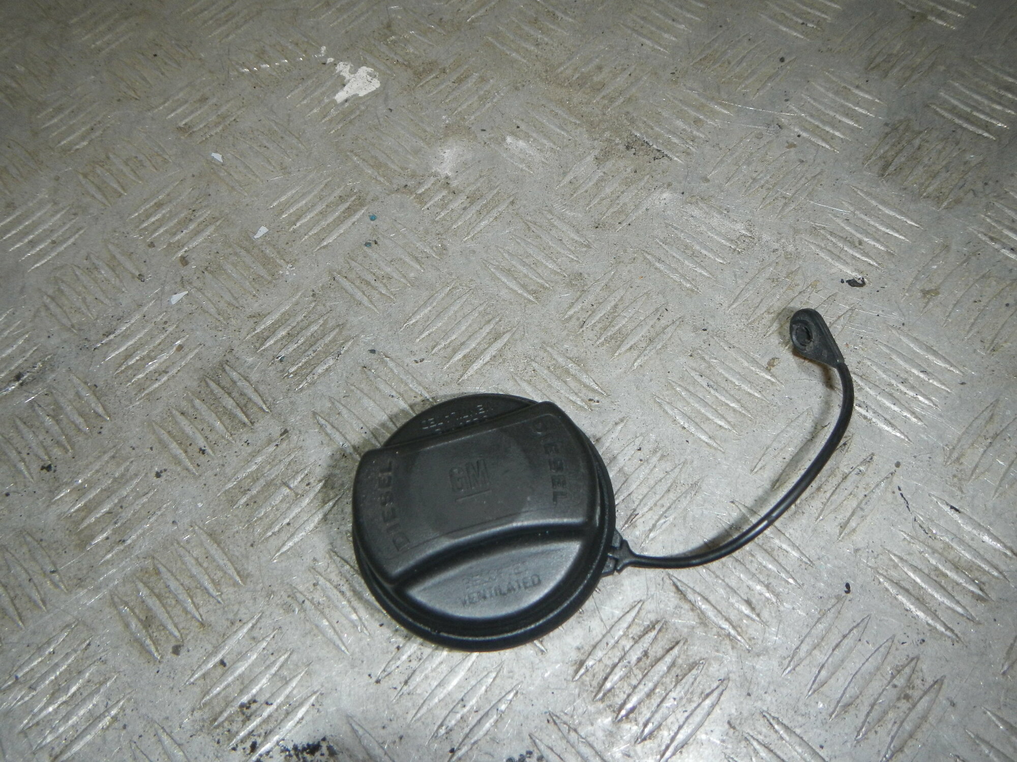 Б/У Крышка топливного бака, Opel (Опель)-ASTRA H (04-) OPEL ASTRA H (04-) Дизель. Без повреждений. 542774 GENERAL MOTORS ...