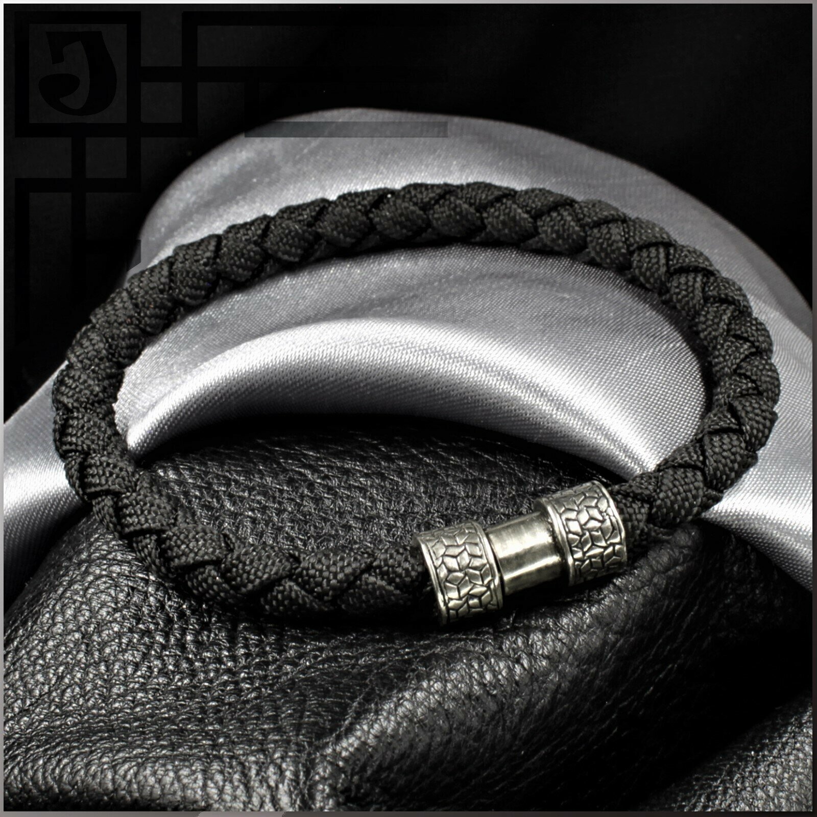 Плетеный браслет Joker-Studio