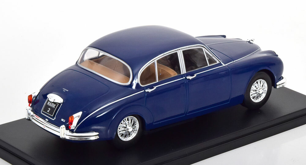 Модель коллекционная WHITEBOX Jaguar MK2 dark blue — фото 1