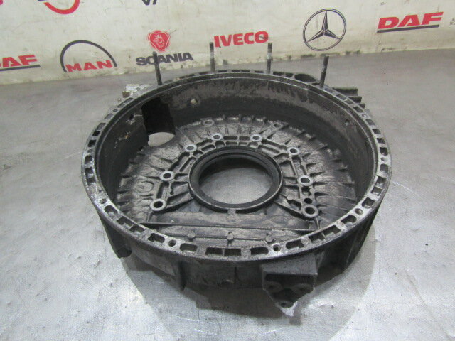 Кожух маховика двигателя DCI11 Renault Premium, есть скол