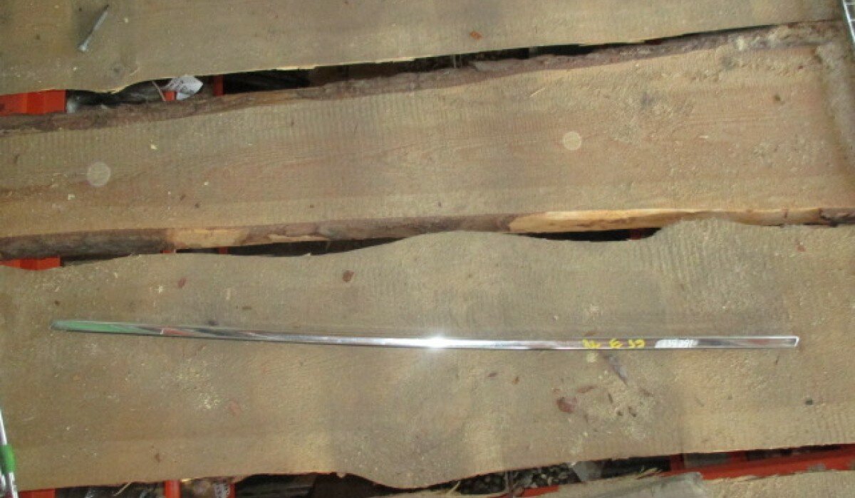 Накладка стекла заднего левого (бархотка) 5-серия E39 BMW 51228204391