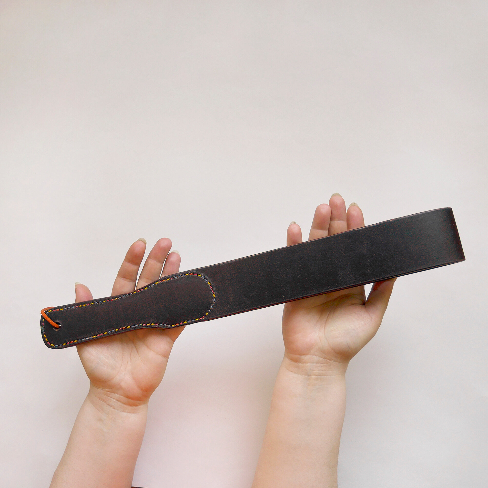 Шлепалка Кожаный ремень сложеный вдвое Темно- коричневая