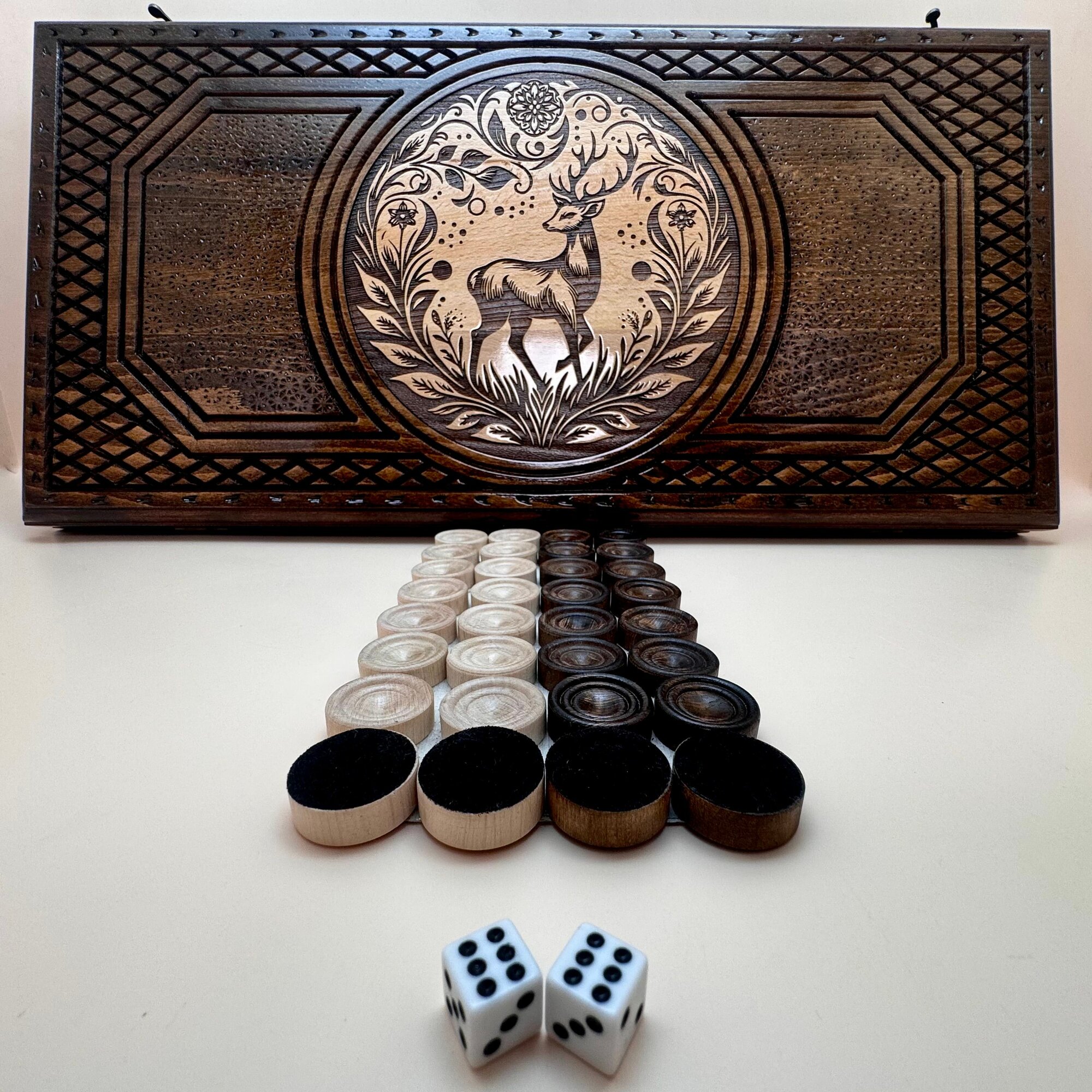 Нарды Резные Деревянные "Олень на природе" большие 60х60см