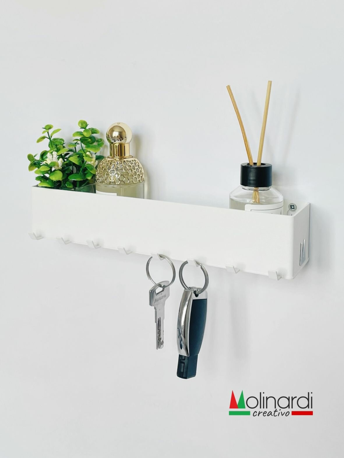 Ключница настенная для прихожей с полкой КЛЮЧ2-Б, белая, металл