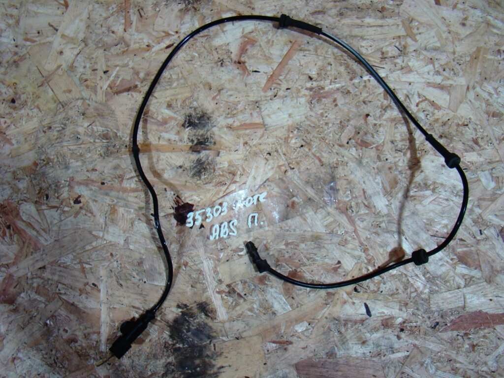 Nissan Note E11 Датчик ABS передний 47910AX610