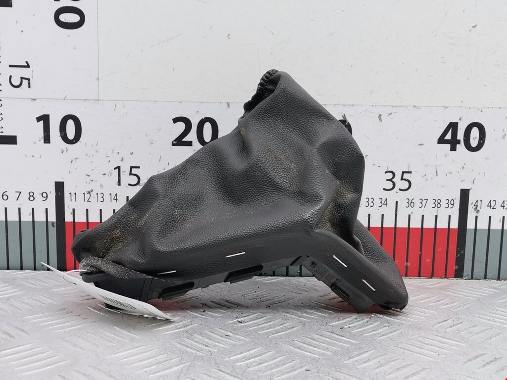 Чехол рычага ручного тормоза (ручника) Opel Astra H 13122307 арт. 1886510