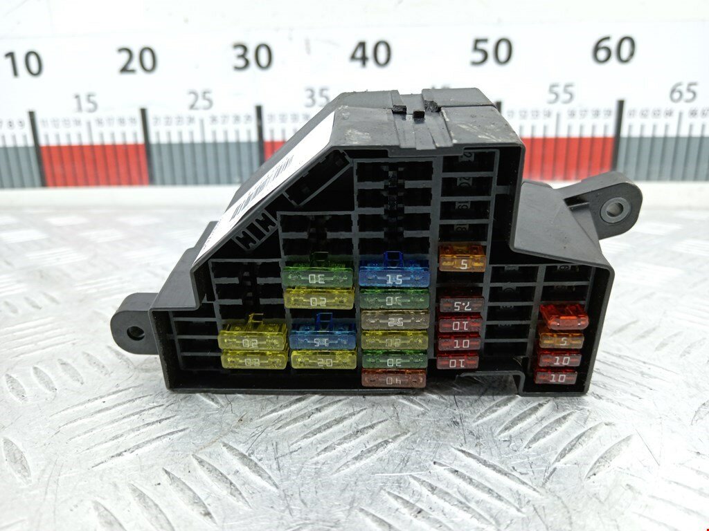 Блок предохранителей Volkswagen Golf 5 1K0937125A арт. 1961444