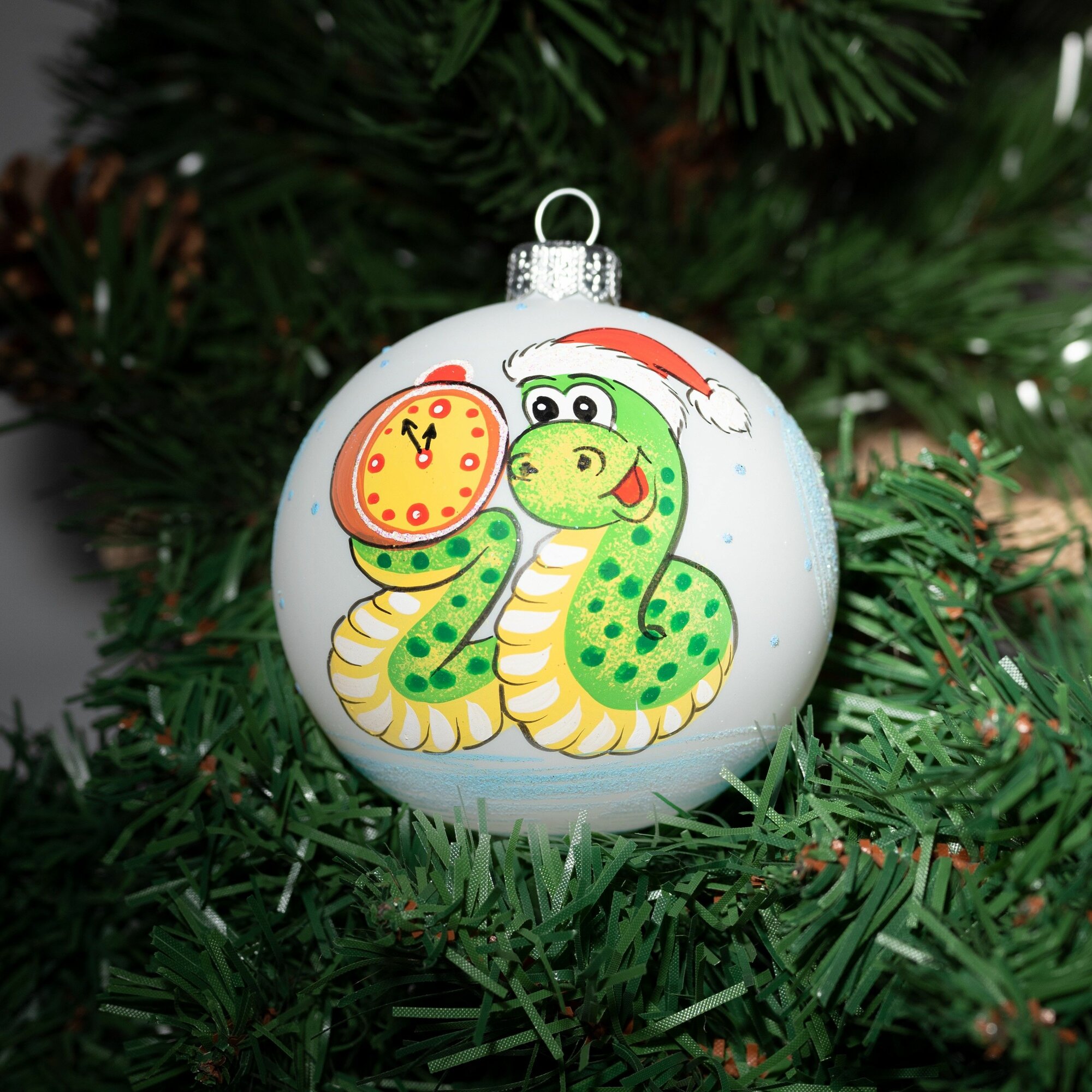 Шар на елку Под часами 8 см