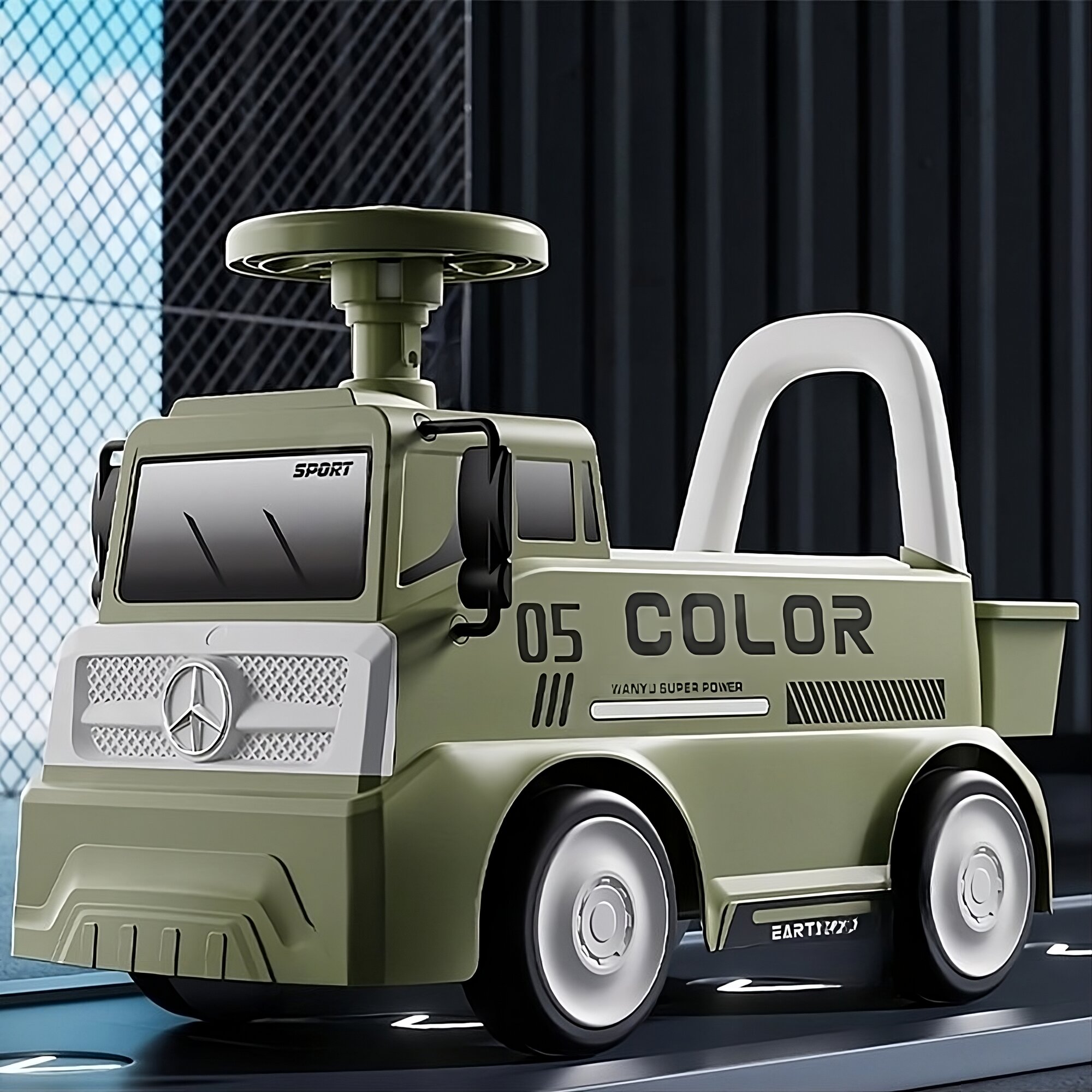 Детская машина каталка (толокар, пушкар) зеленая 26*40*62 для дома и улицы