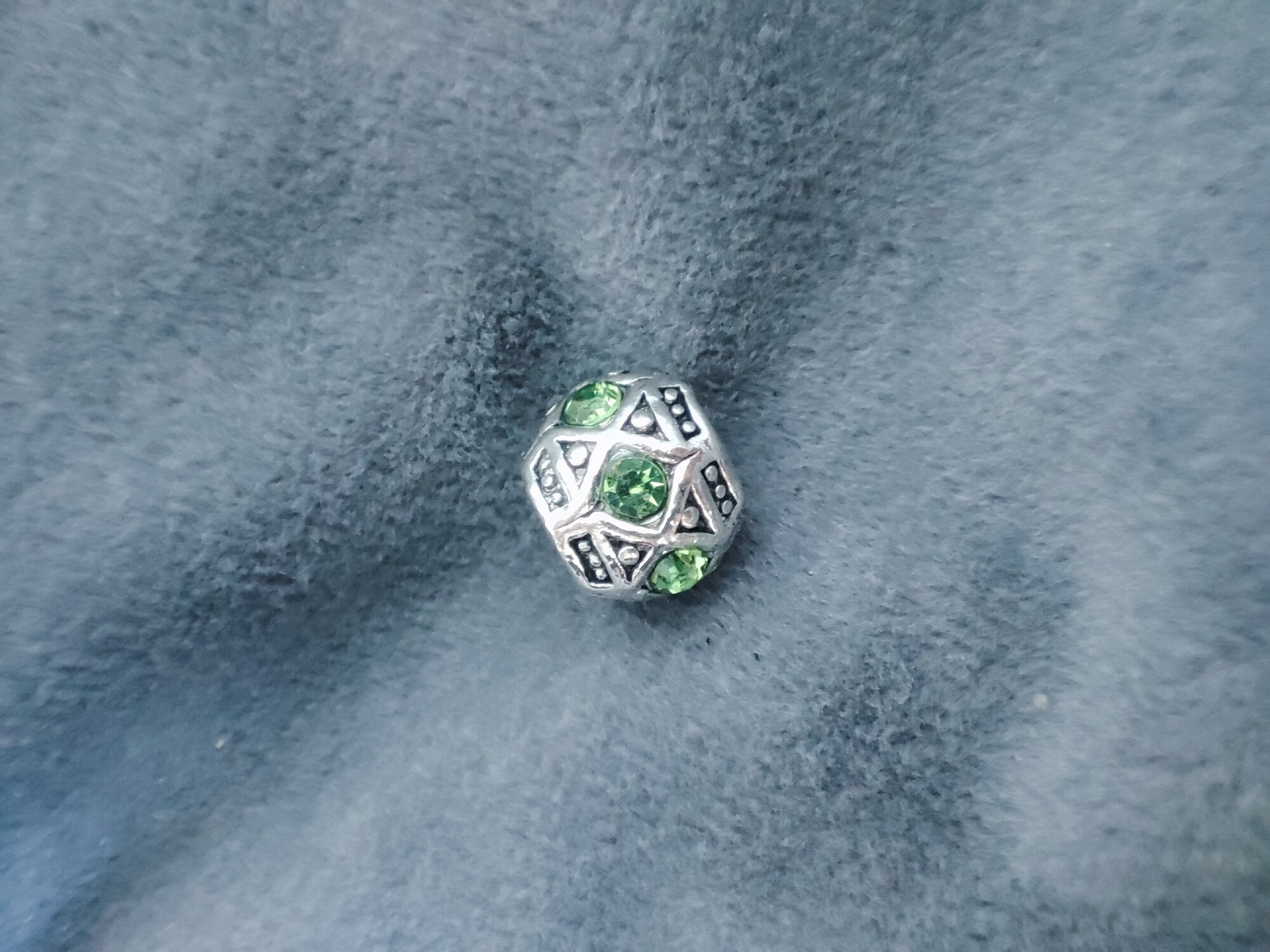 Бусина-шарм "Камни Дракона", бижутерный сплав, серебристо-зеленая, 1 шт