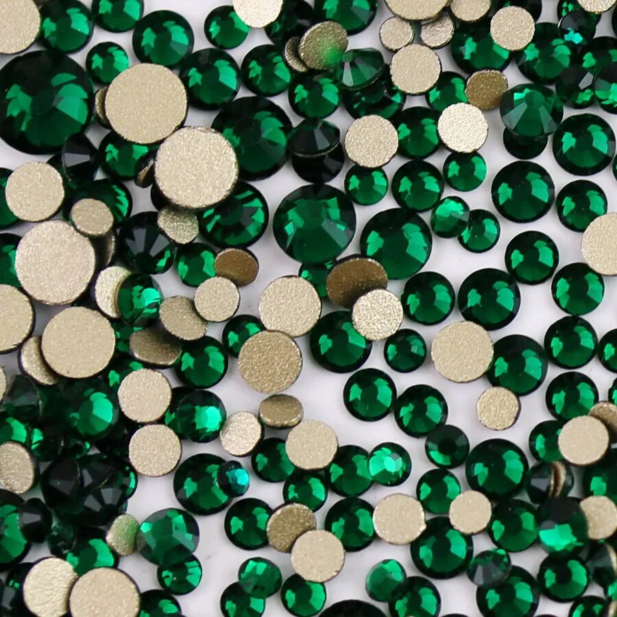 Стразы зеленые круглые A13 Emerald SS6-SS20, 100000000 шт