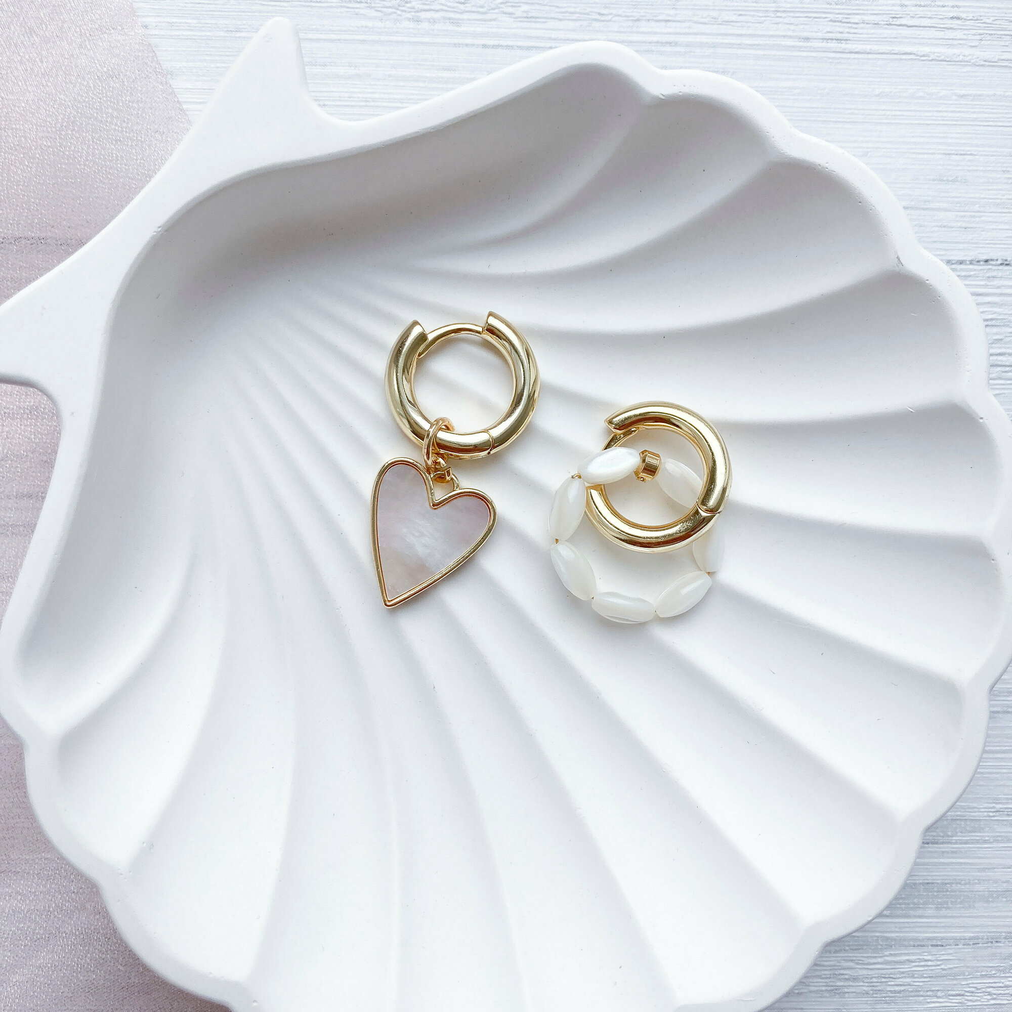 Комплект серег, перламутр