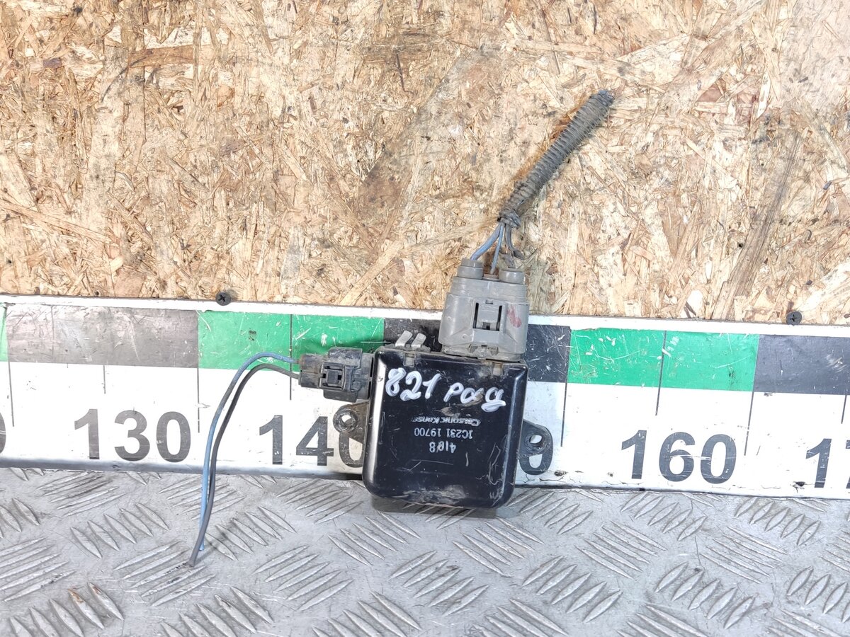 Блок управления вентилятором MITSUBISHI Lancer 9 MR497751