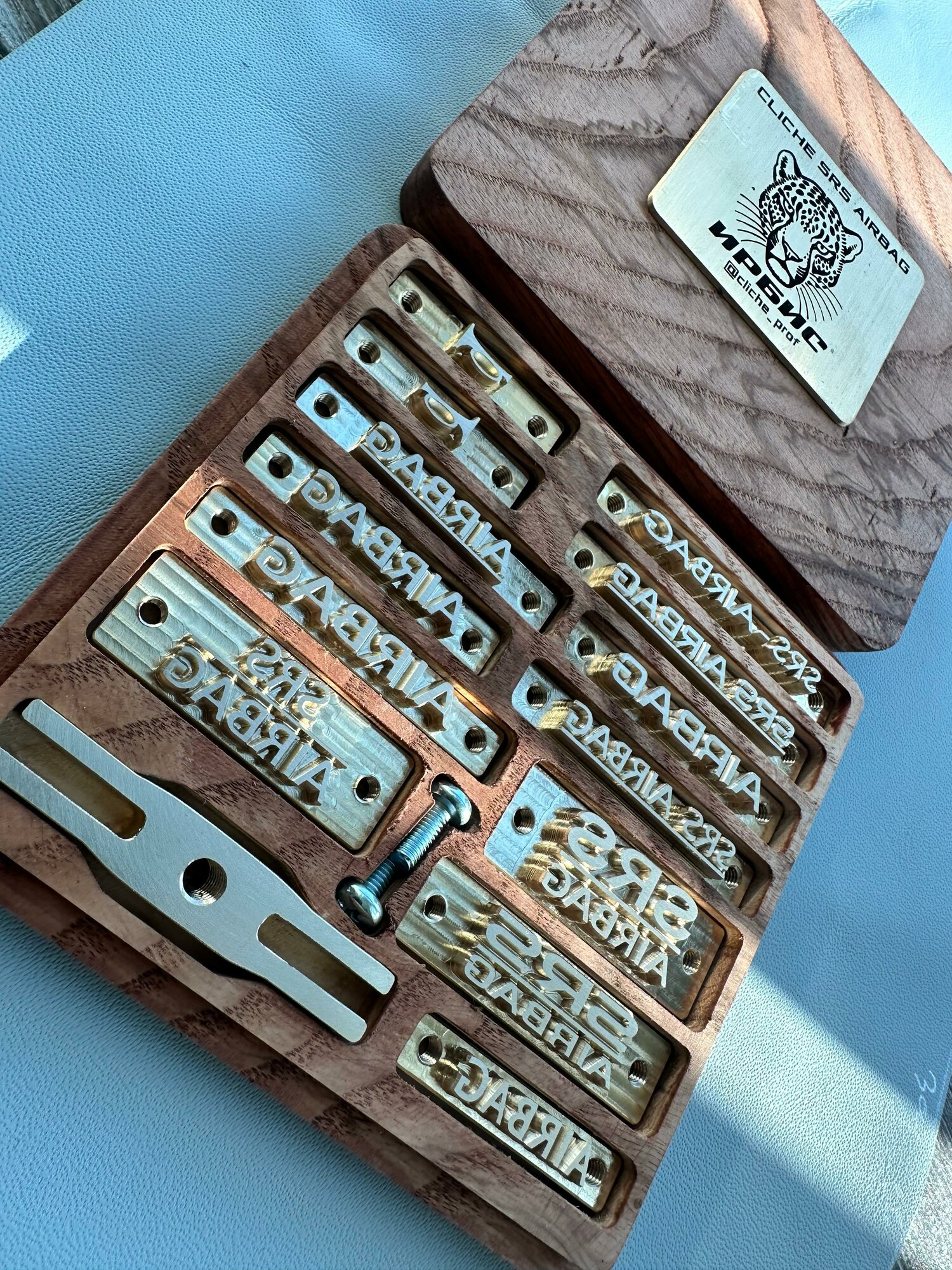 Набор клише Айрбаг для тиснения на коже с паяльником в комплекте