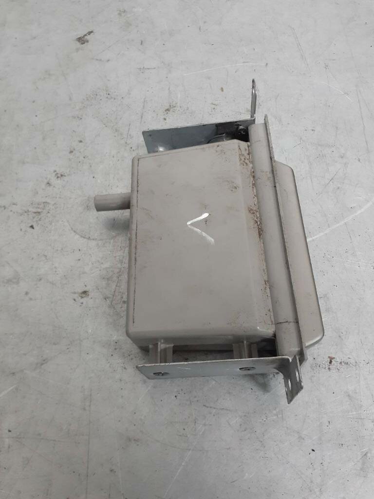 Бардачок Nissan X-Trail T30 2004 68475WL000