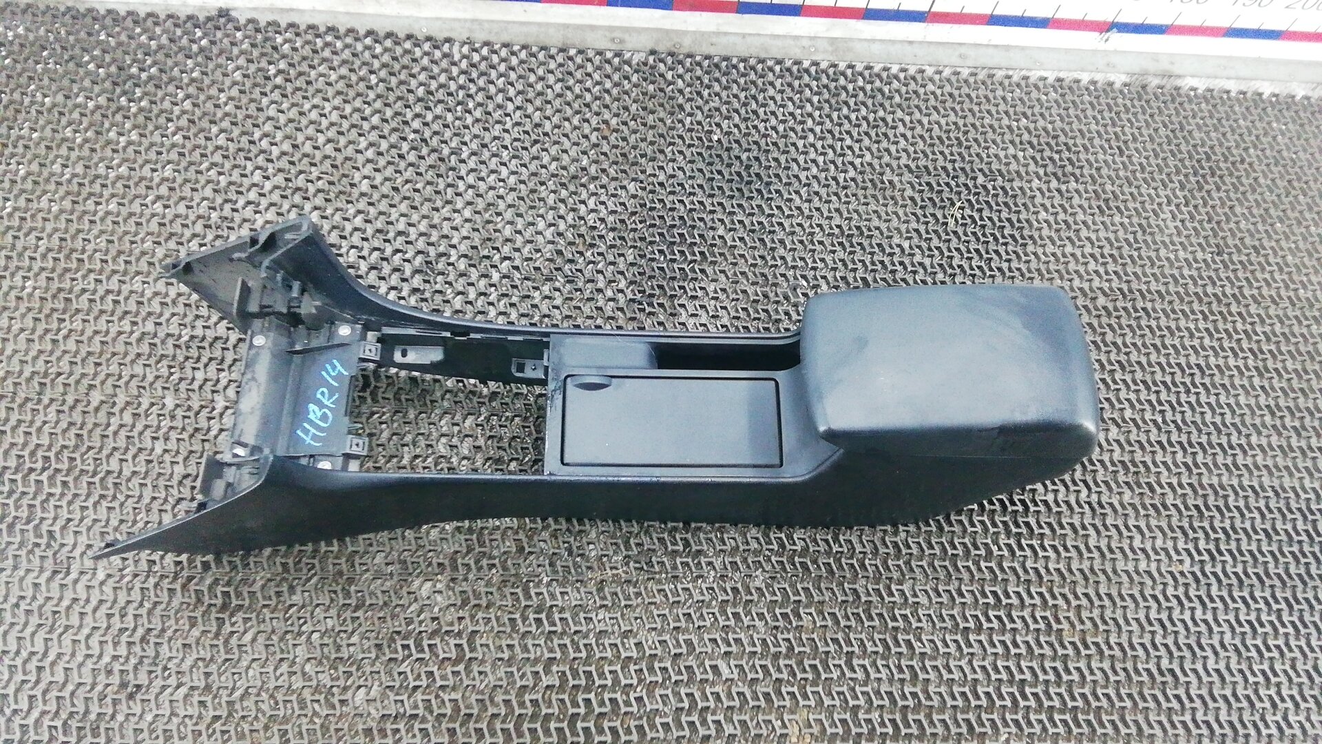 Подлокотник центральный MAZDA 3 1