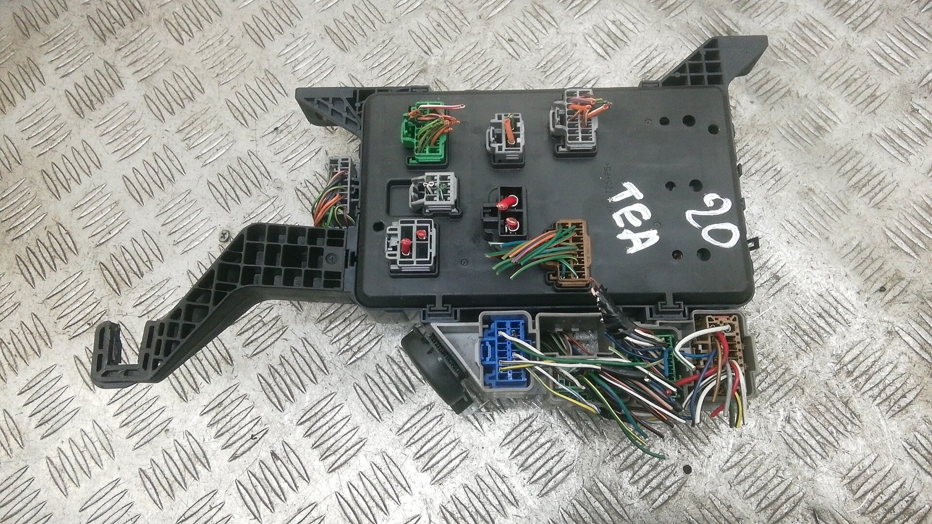 Блок предохранителей FORD MONDEO 3, Номер 6c021052