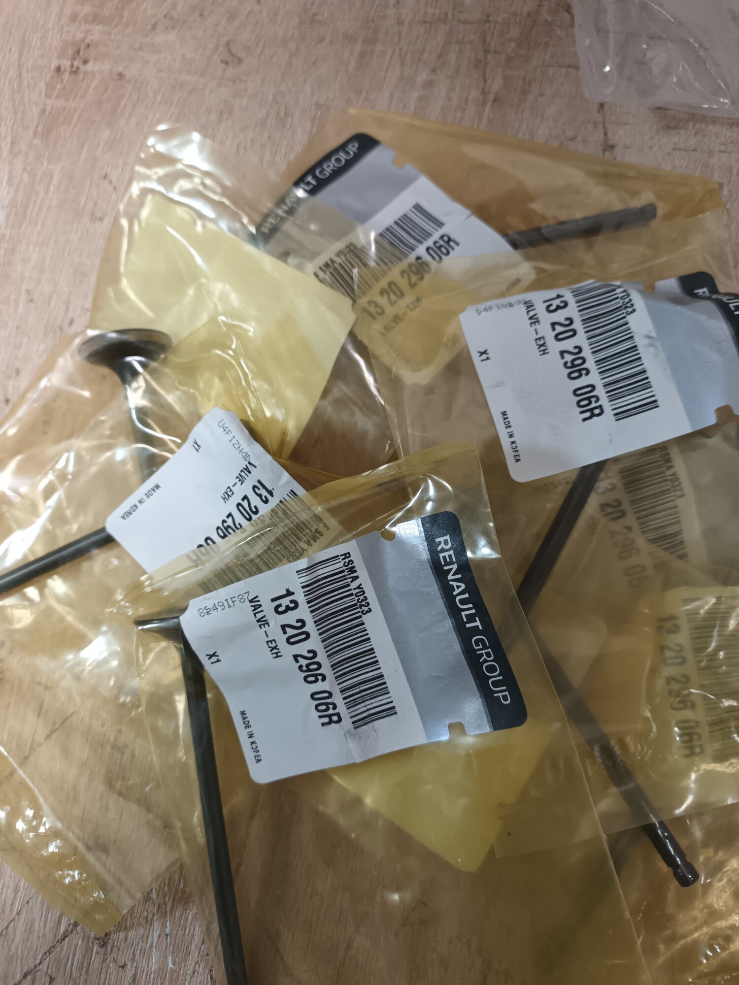 Клапана выпускные Рено Логан, 16V H4M (кмпл 8шт)