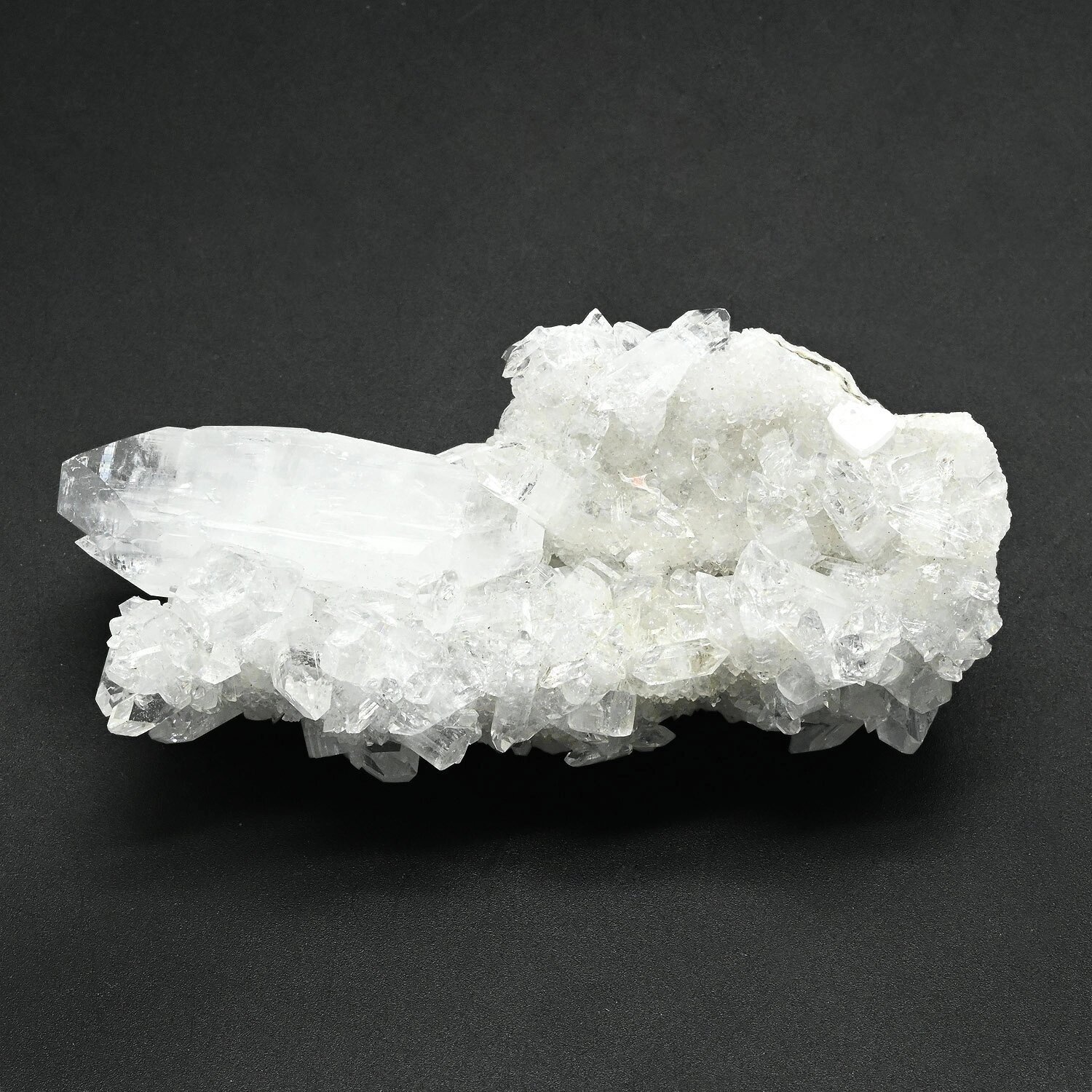 Апофиллит кристаллическое образование 90*53*30мм, 128г .