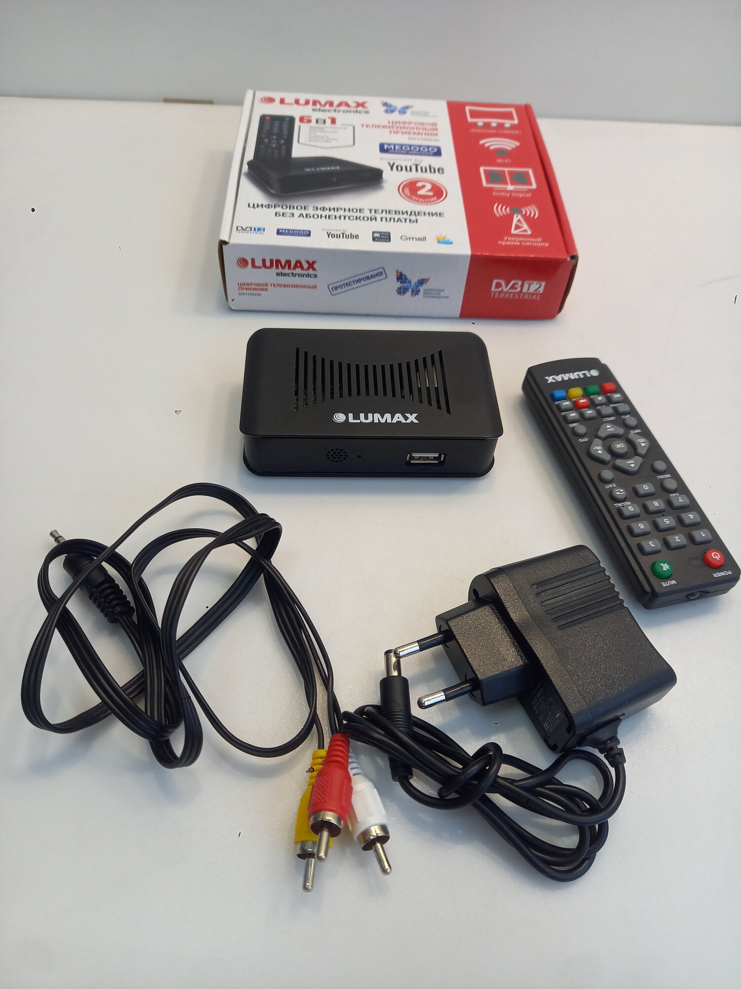 Приставка для цифрового ТВ Lumax DV1109HD DVB-C, DVB-T, DVB-T2, HDMI, USB, TimeShift, черный