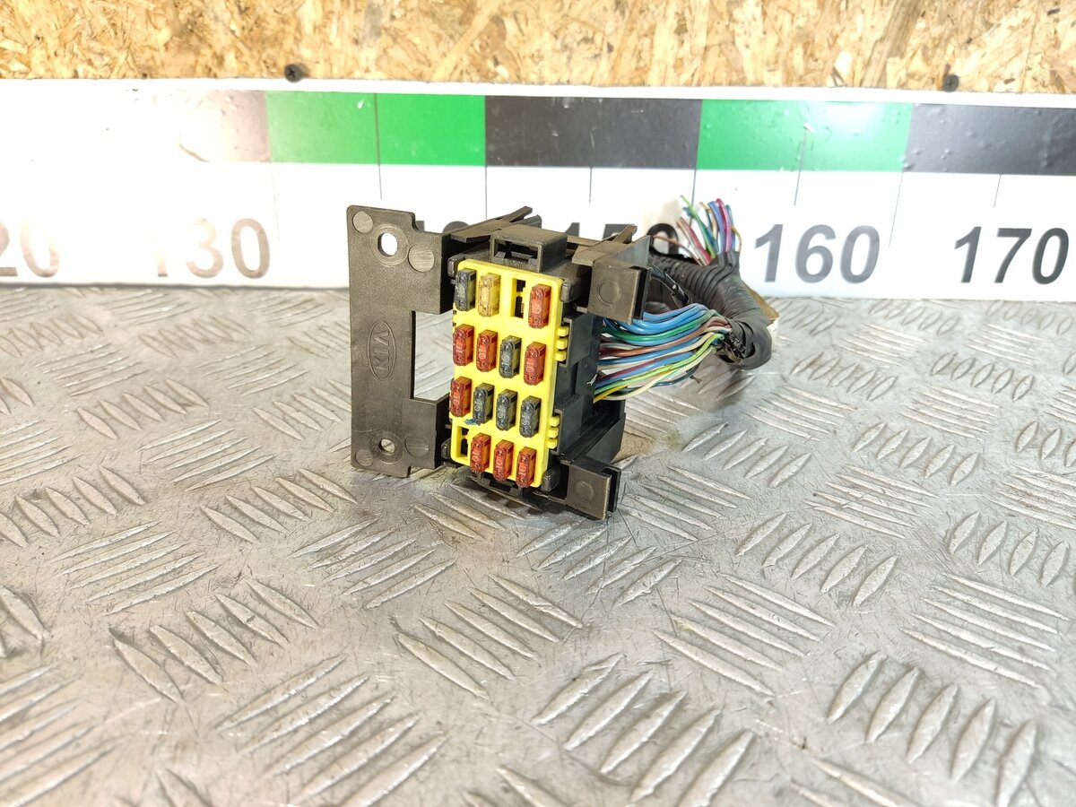 Блок предохранителей салонный KIA Rio 2000 2005 0K30A66730