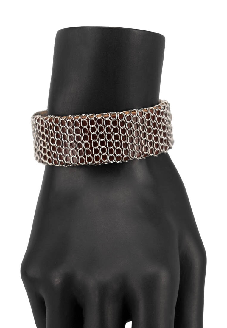 Плетеный браслет