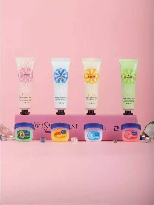 Набор Viiitamins "Winter", крем для рук и бальзам для губ, подарочный увлажняющий, 8 шт.