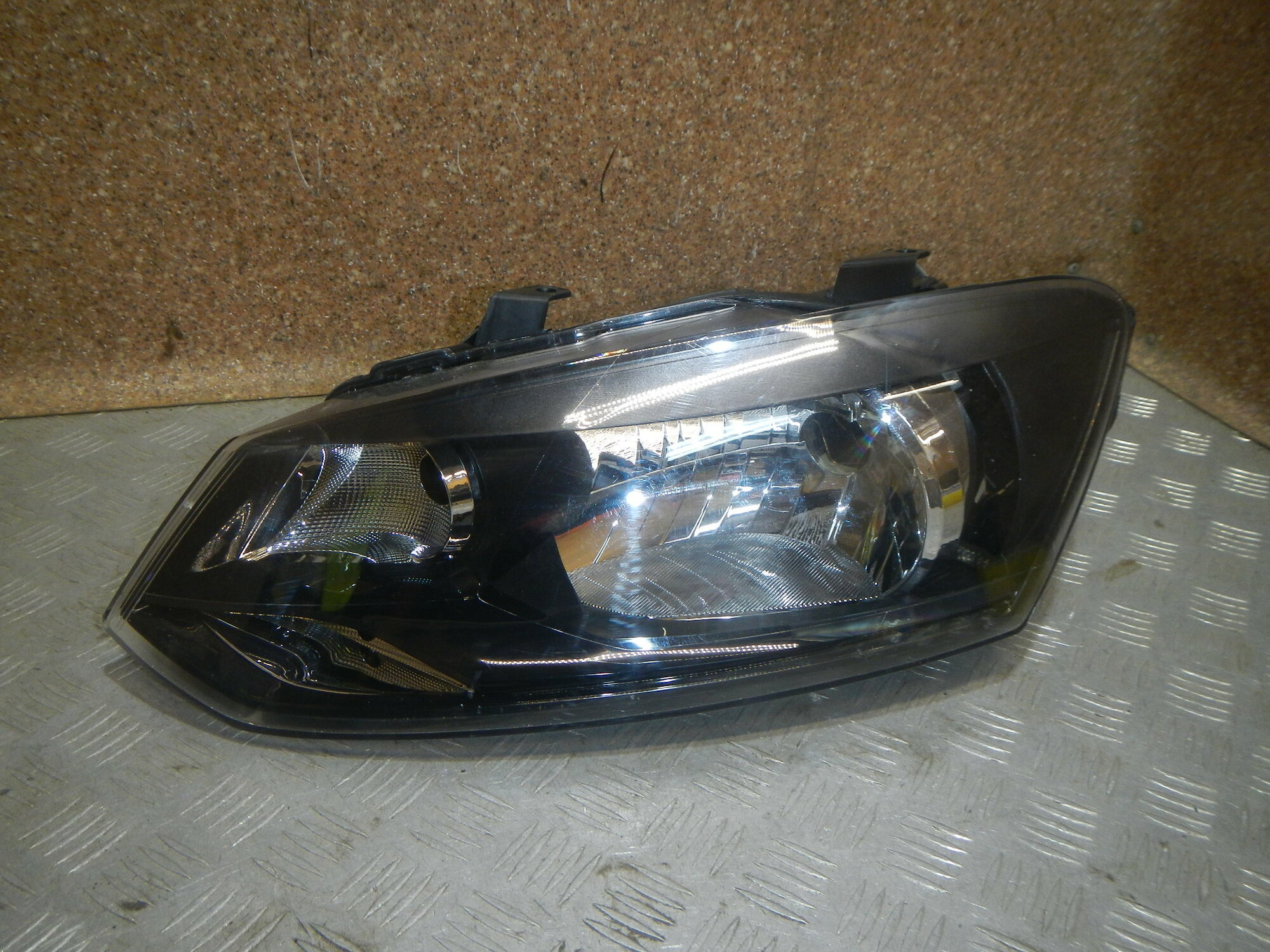 Б/У Фара левая, Volkswagen (Фольксваген)-POLO (SED RUS) (11-) VOLKSWAGEN POLO (Sed RUS) (11-) SAT Дубликат, новая, грязь ...