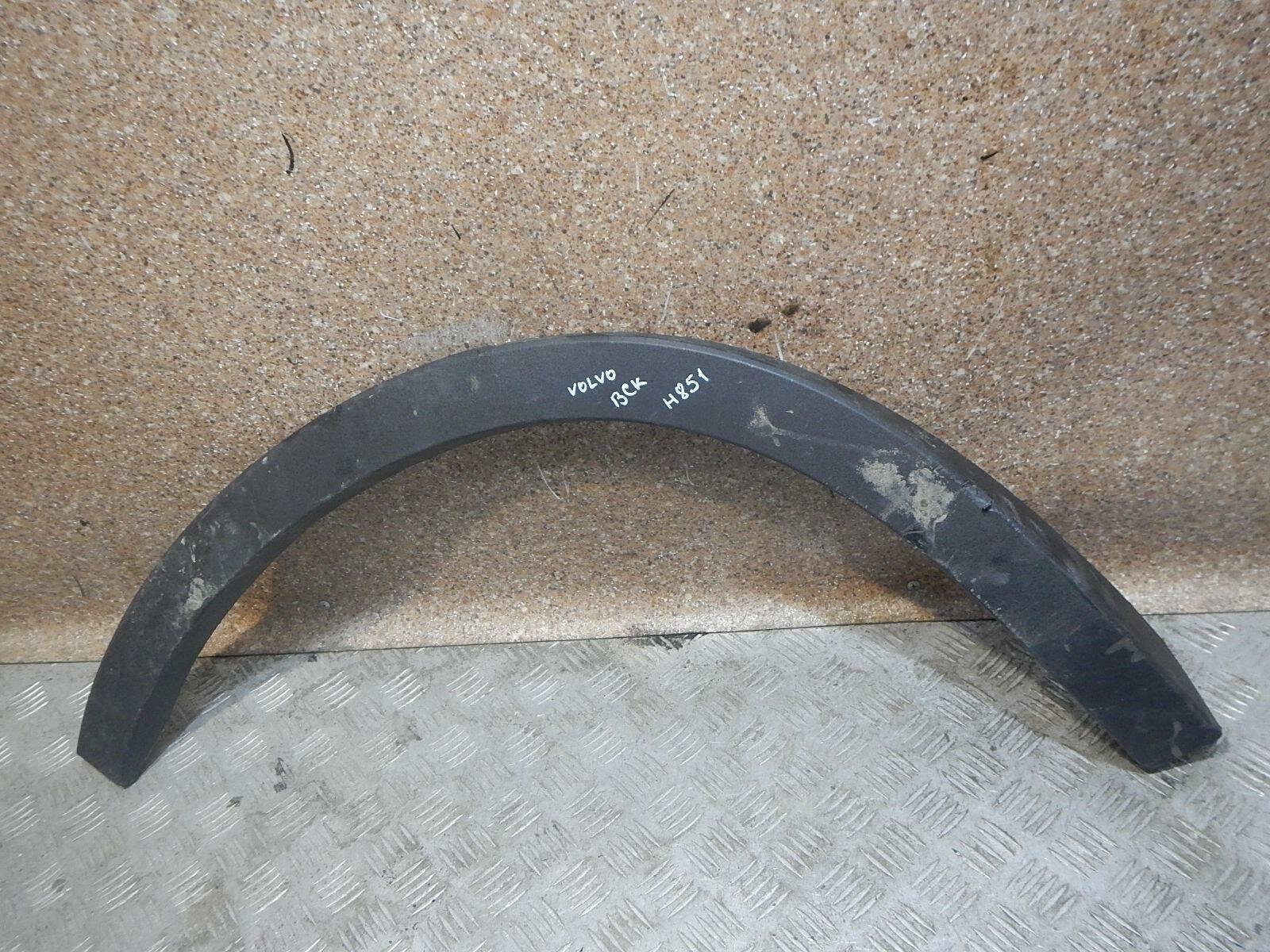Б/У Накладка крыла заднего правого, Volvo (Вольво)-XC40 (17-) VOLVO XC40 (17-) Задиры,сломано 2 крепления. 439025 VOLVO ...