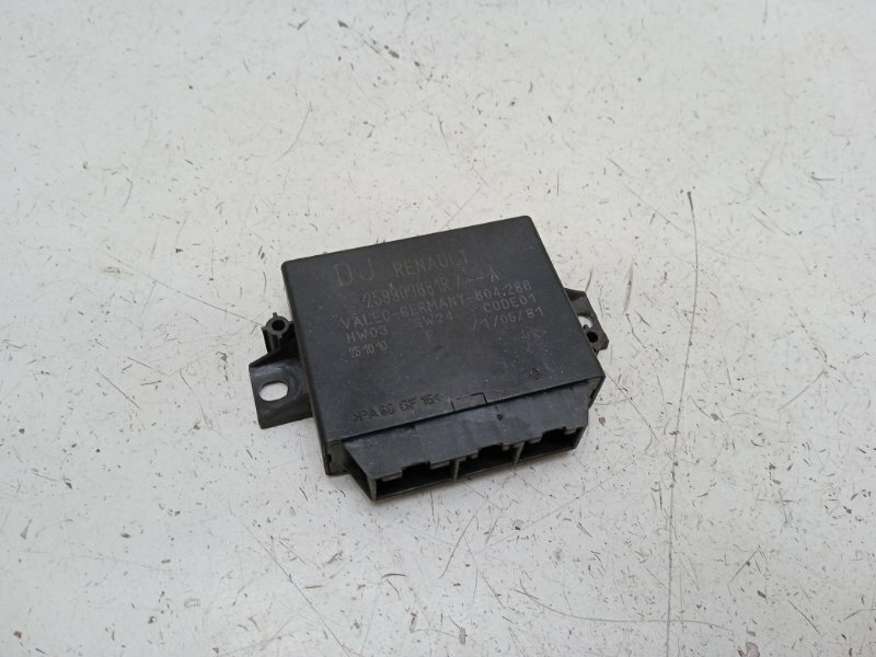 Б/У Рено Меган 3 Блок управления парктроником Renault Megane 2010 3 212108 RENAULT арт. 259903681R