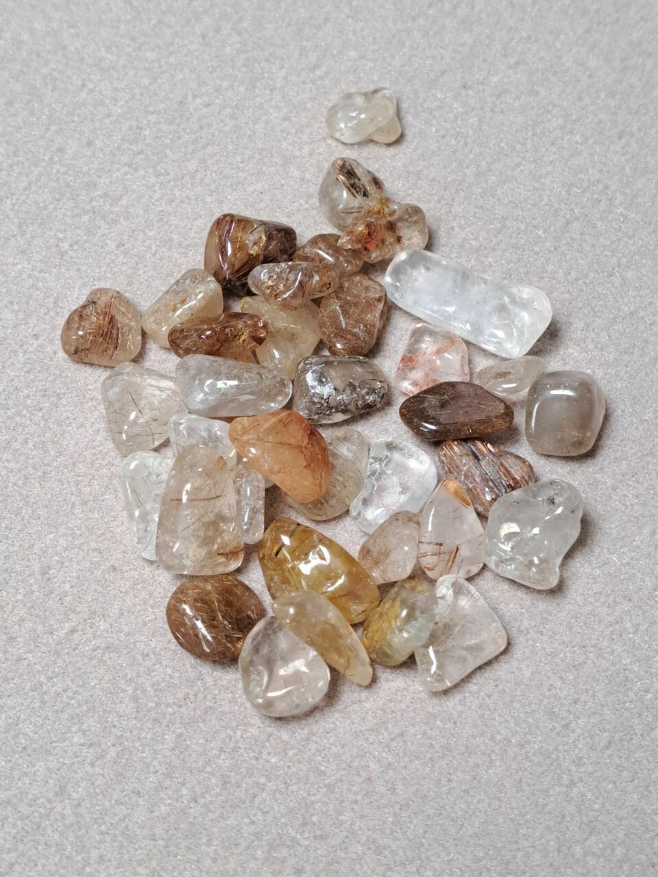Декоративные камни рутиловый кварц, натуральный камень, талисман, оберег, амулет, декор для дома, 8-15 мм