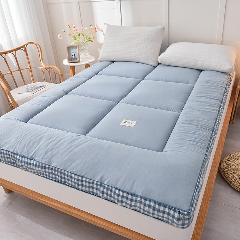 Матрасы толщиной 5 см и мягкий синий