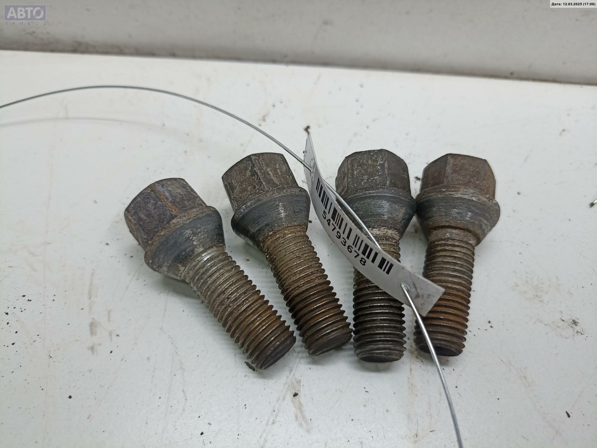 Болт колесный (гайка колесная) Opel Astra H (2004-2009)