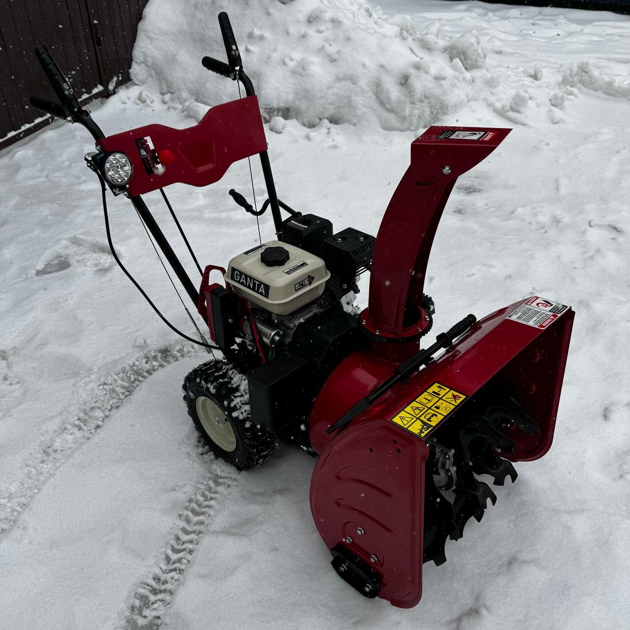 Снегоуборочная машина Ganta GL7061 E, 7л. с, электростартер, колесная, 5 скоростей