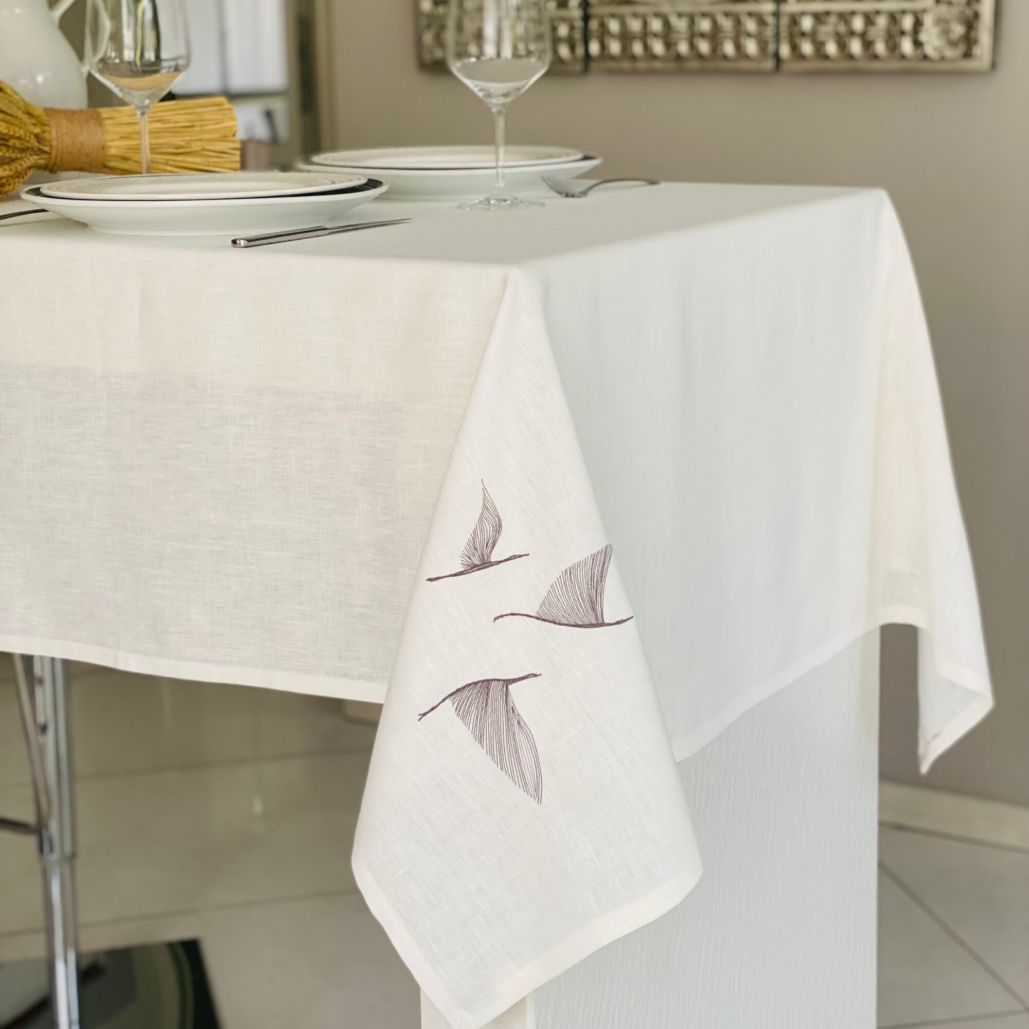 Скатерть ULULA Журавли 140х280 лён, вышивка