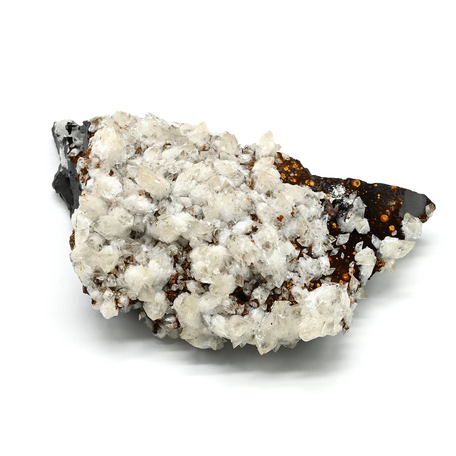 Кальцит на гематите кристаллическое образование 100*55*27мм, 154г .