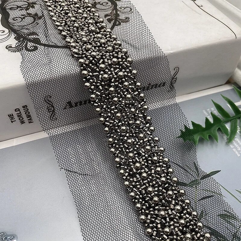 Кружево на сетке с бусинами black n grey beads, 85 см