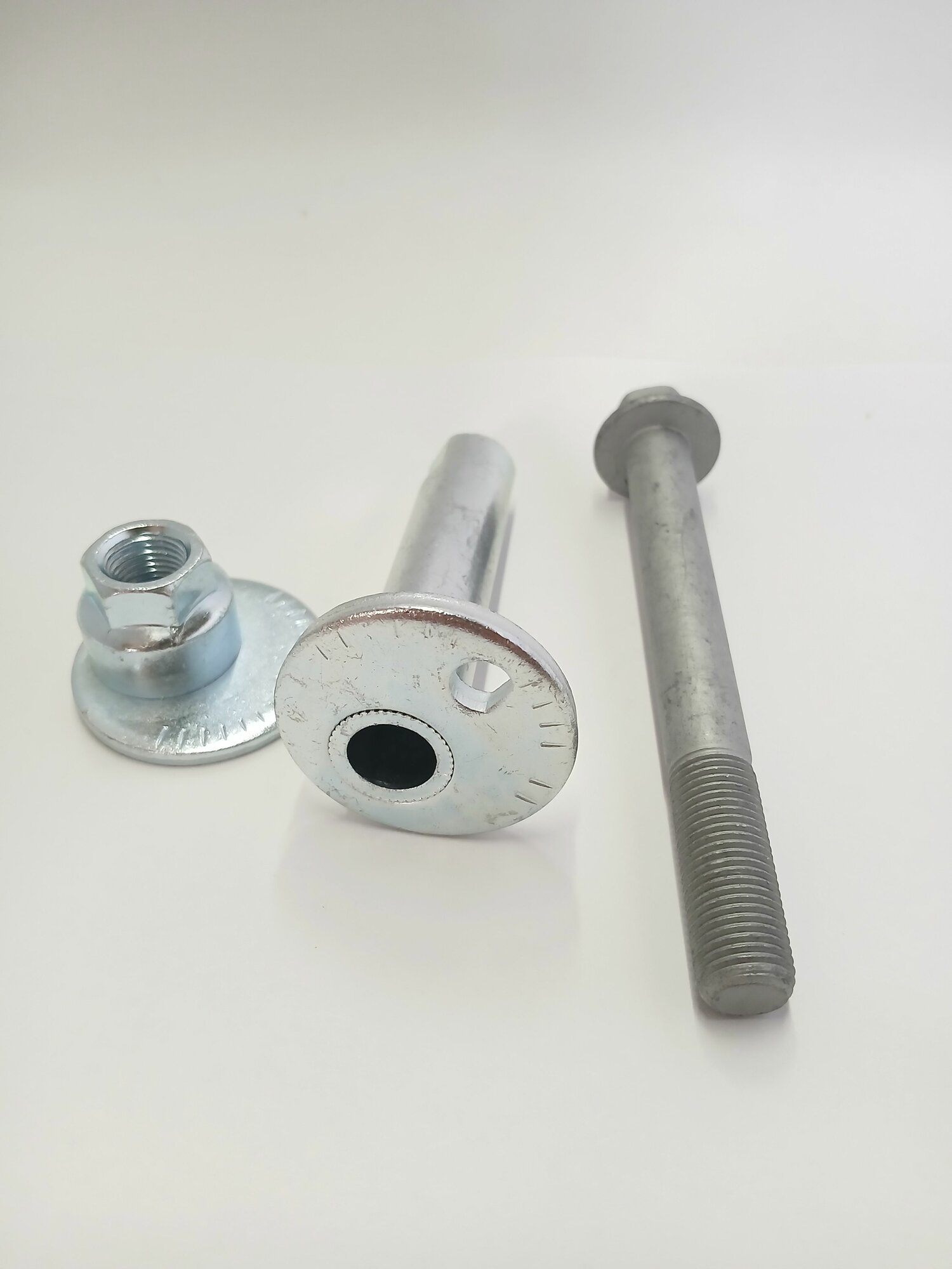 Болт (в сборе) сход-развала Lifan x60 231b12100tf3, s2914720, s2914711