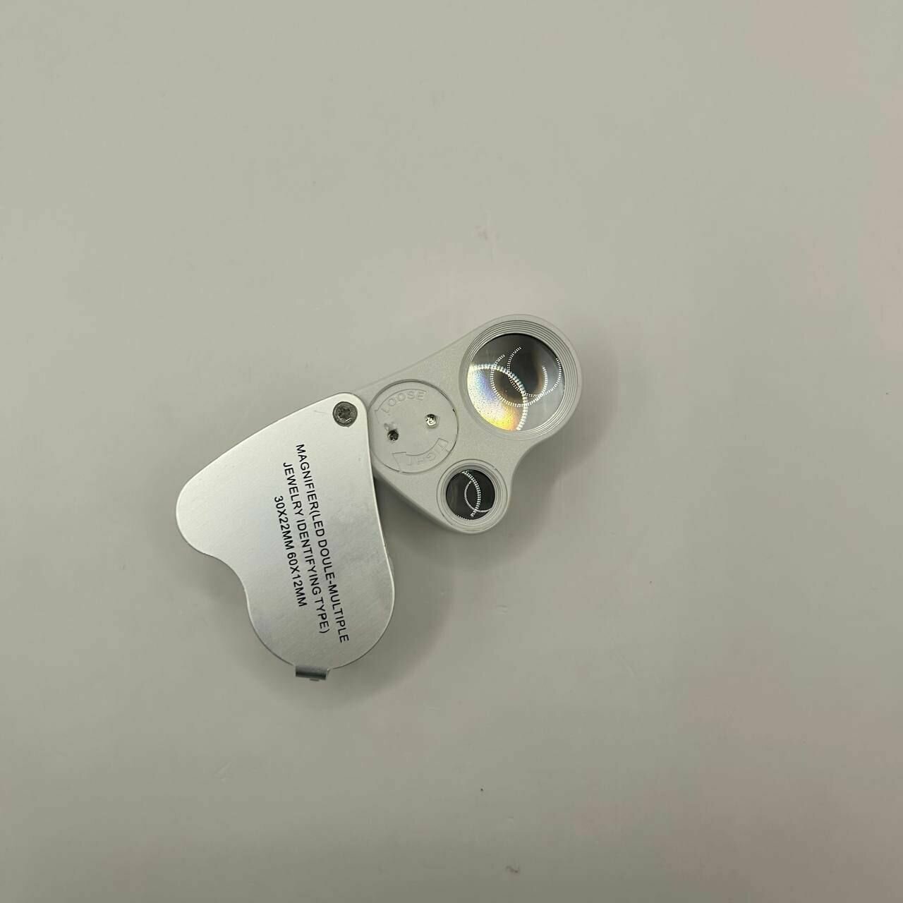 Лупа карманная со светодиодной подсветкой 25,50 кратная! Винтаж!