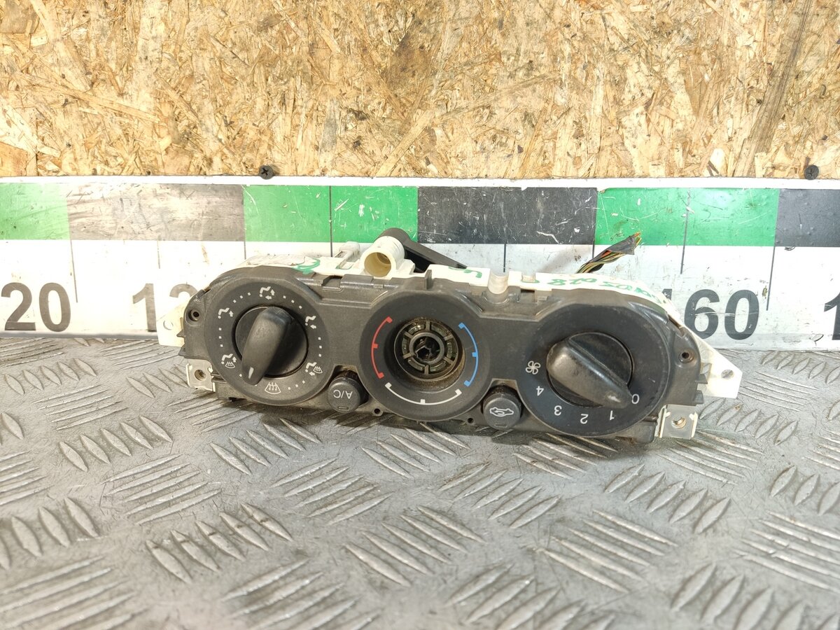 Блок управления климатом корпус отопителя FORD Focus 2 2005-2008 3M5T19980AD