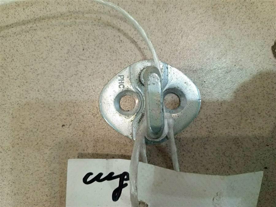 Ответная часть замка двери от Kia Ceed 2012-2018