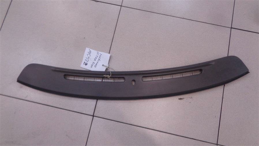 Накладка торпедо от Lincoln Navigator 2002-2006