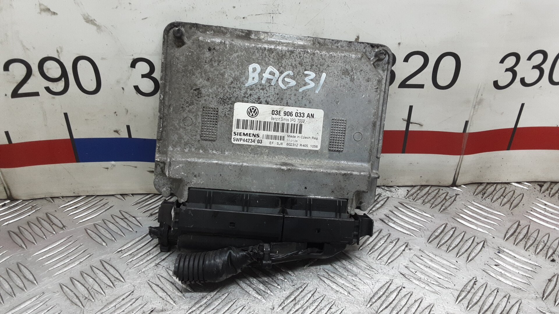 Блок управления двс SKODA FABIA 1, Номер 03E906033AN