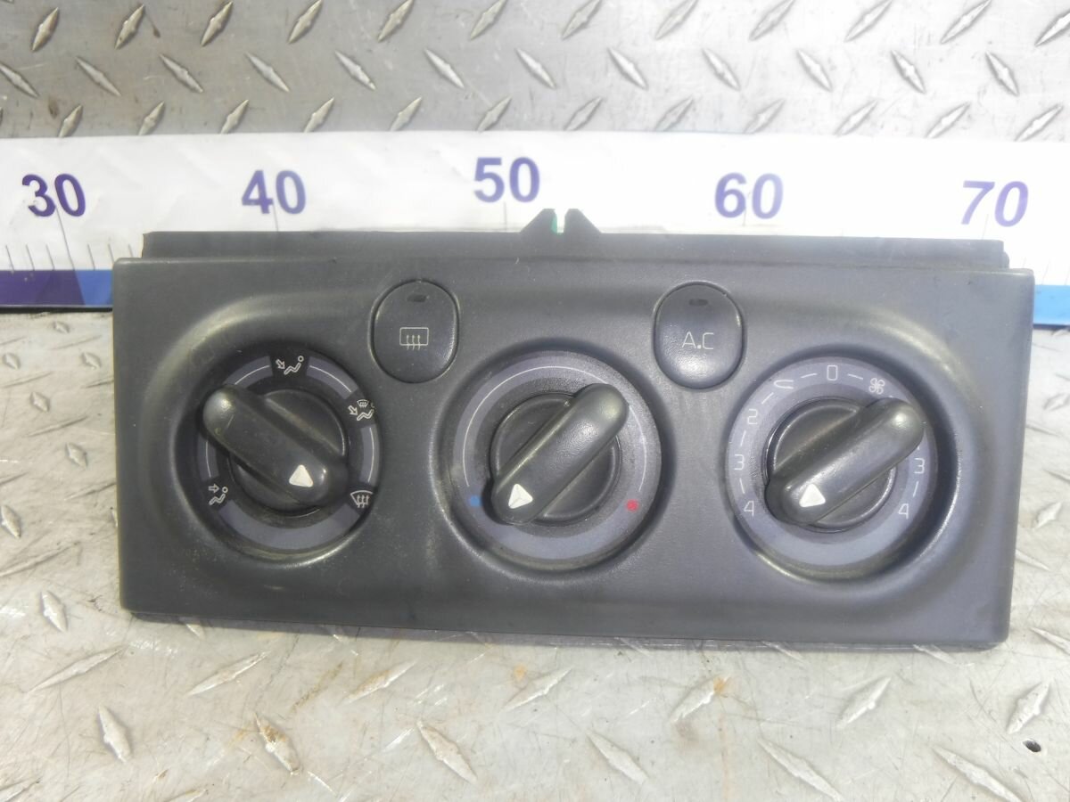 Блок управления отопителем Renault Laguna I (1993—2001) 7701050718