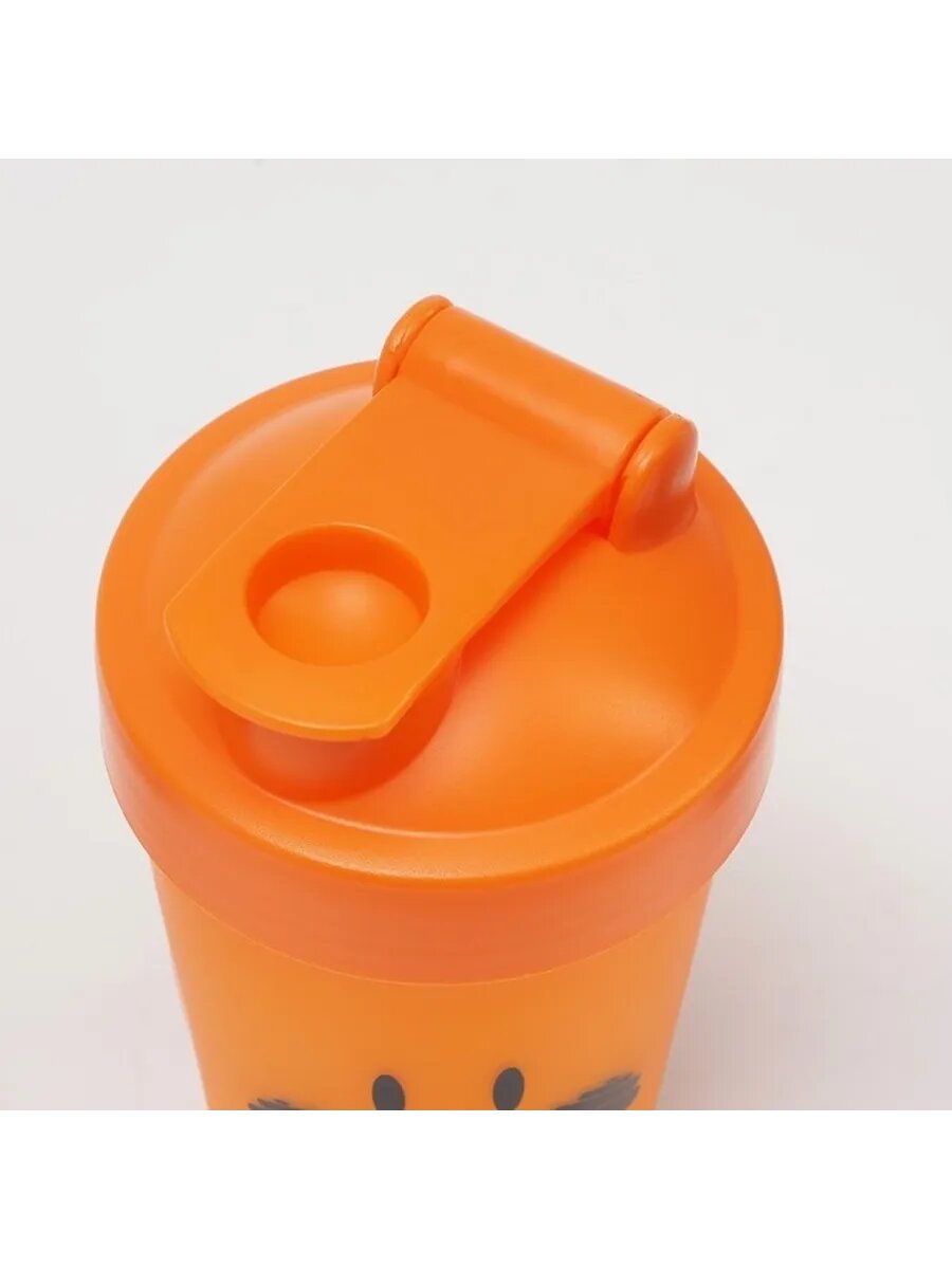 Стильный оранжевый шейкер для напитков