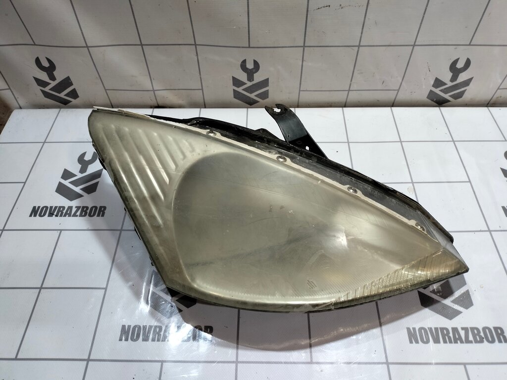 Фара правая Ford Focus 1 1998-2004