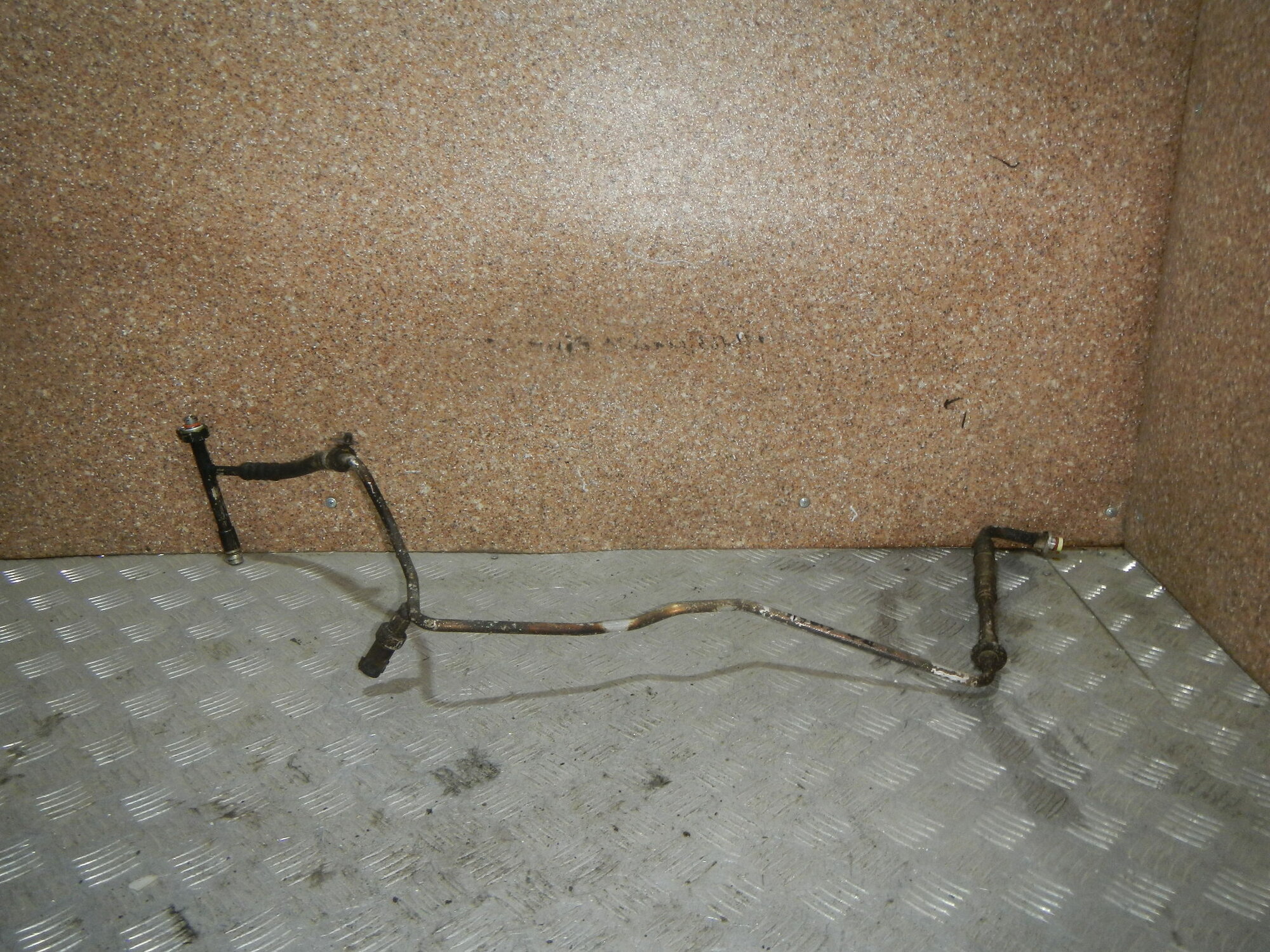 Б/У Трубка кондиционера, Ford (Форд)-FOCUS 2 (08-11) FORD FOCUS 2 (08-11) радиатор испаритель После пожара, подкопченая 3...